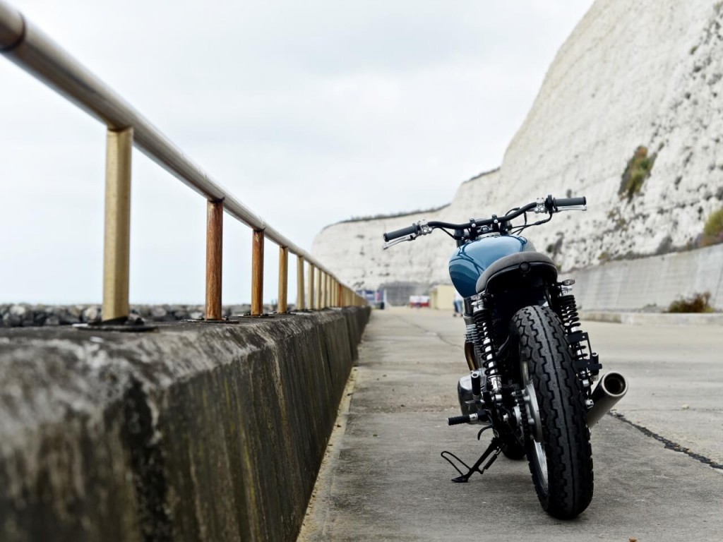 Kawasaki W800 Scrambler by deBolex - BikeBrewers.com