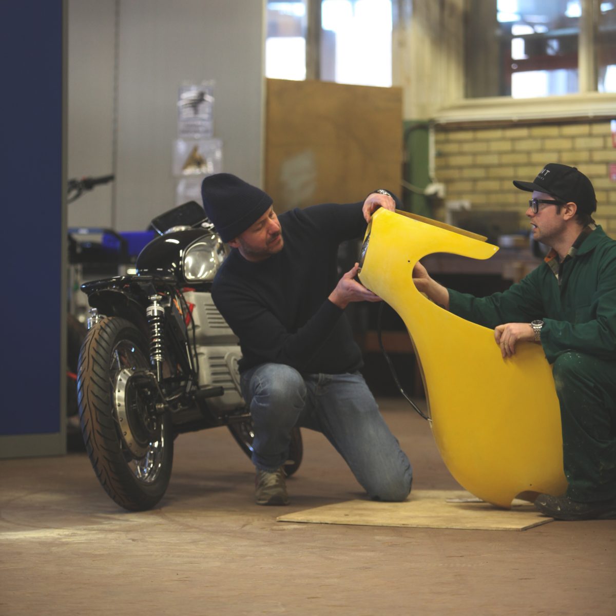 Racing on ice with spikes - Electric style! - BikeBrewers.com