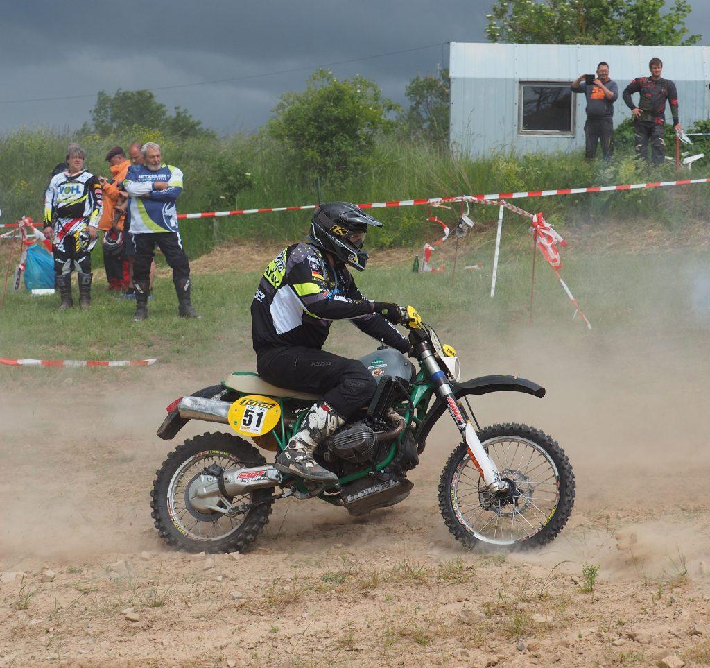 Enduroboxer, a BMW airhead transformed from a police motorcycle into an winning enduro racer ...