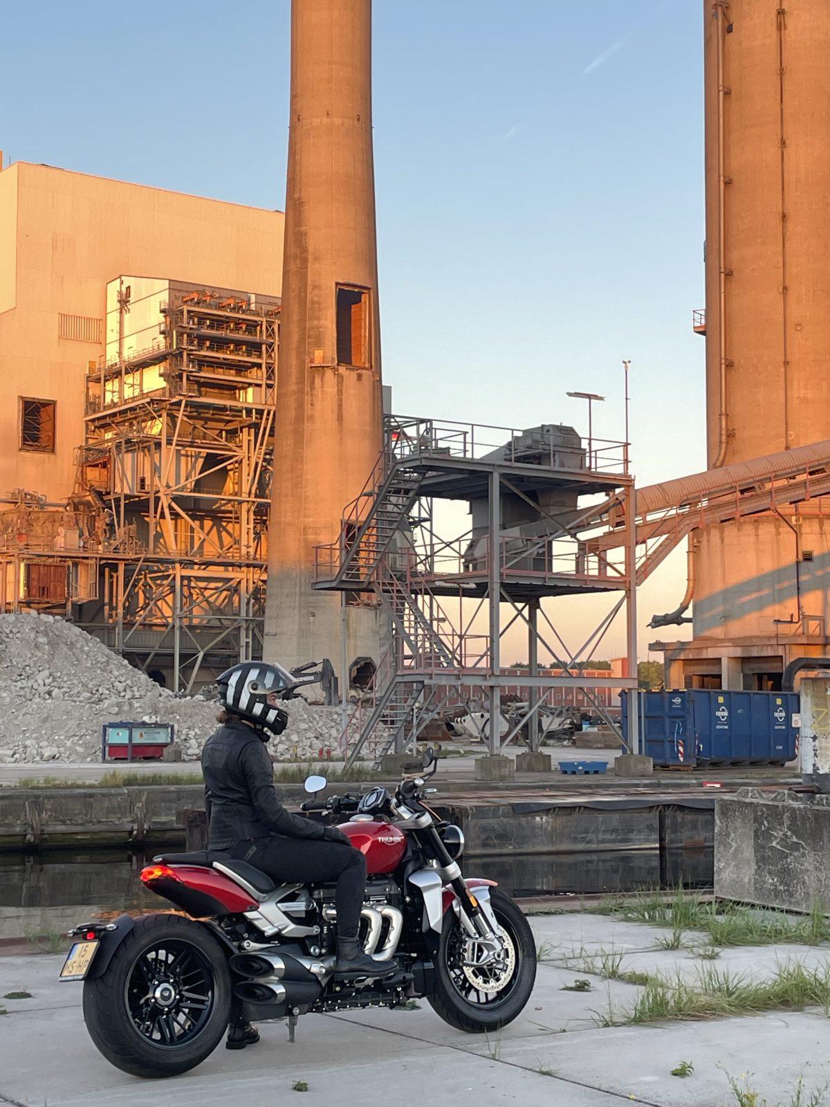 Unleashing the Beast: The Triumph Rocket 3R Supercharged by Roké Motors ...